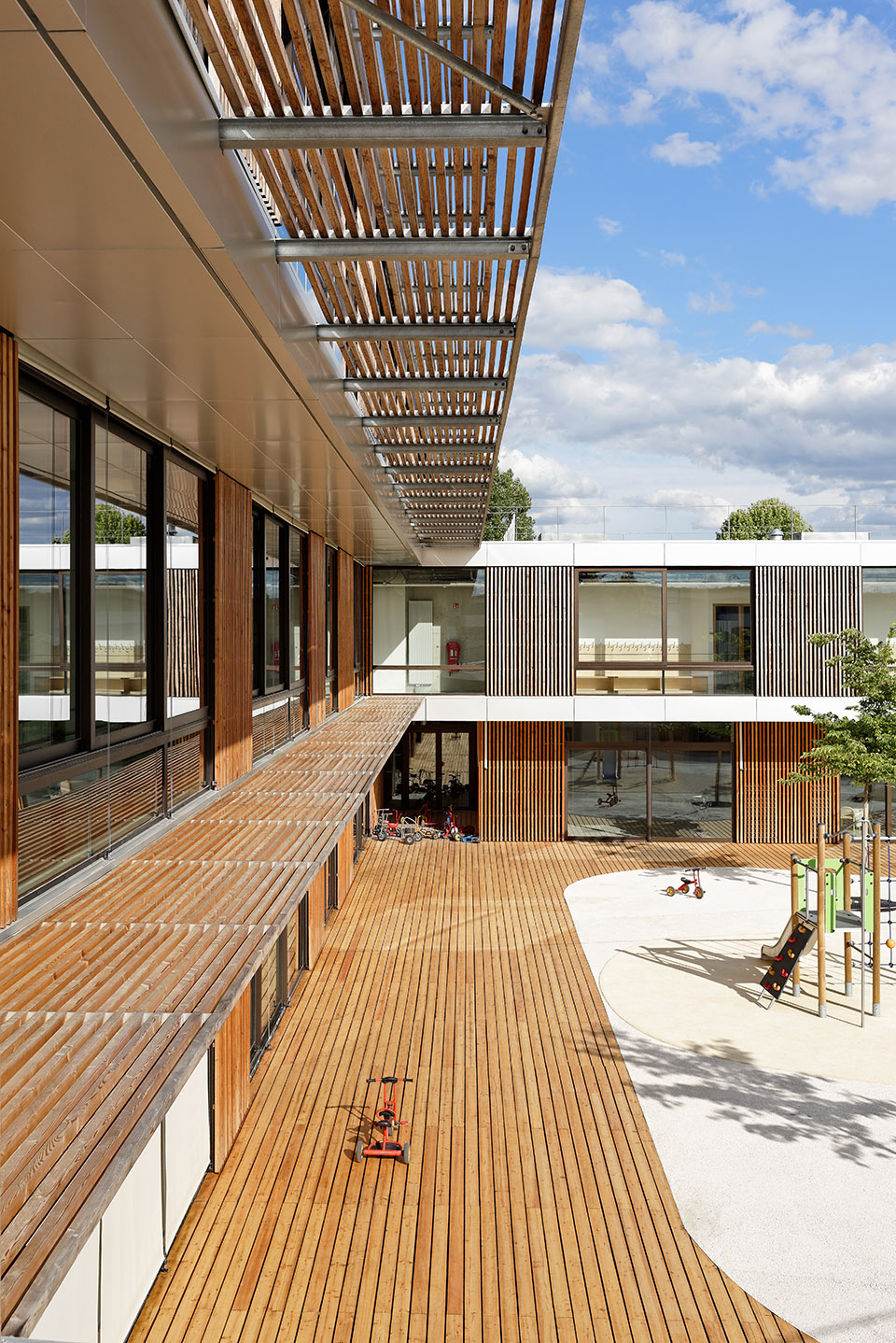 School Center and Leisure Activity Center in Antony by Dietmar ...