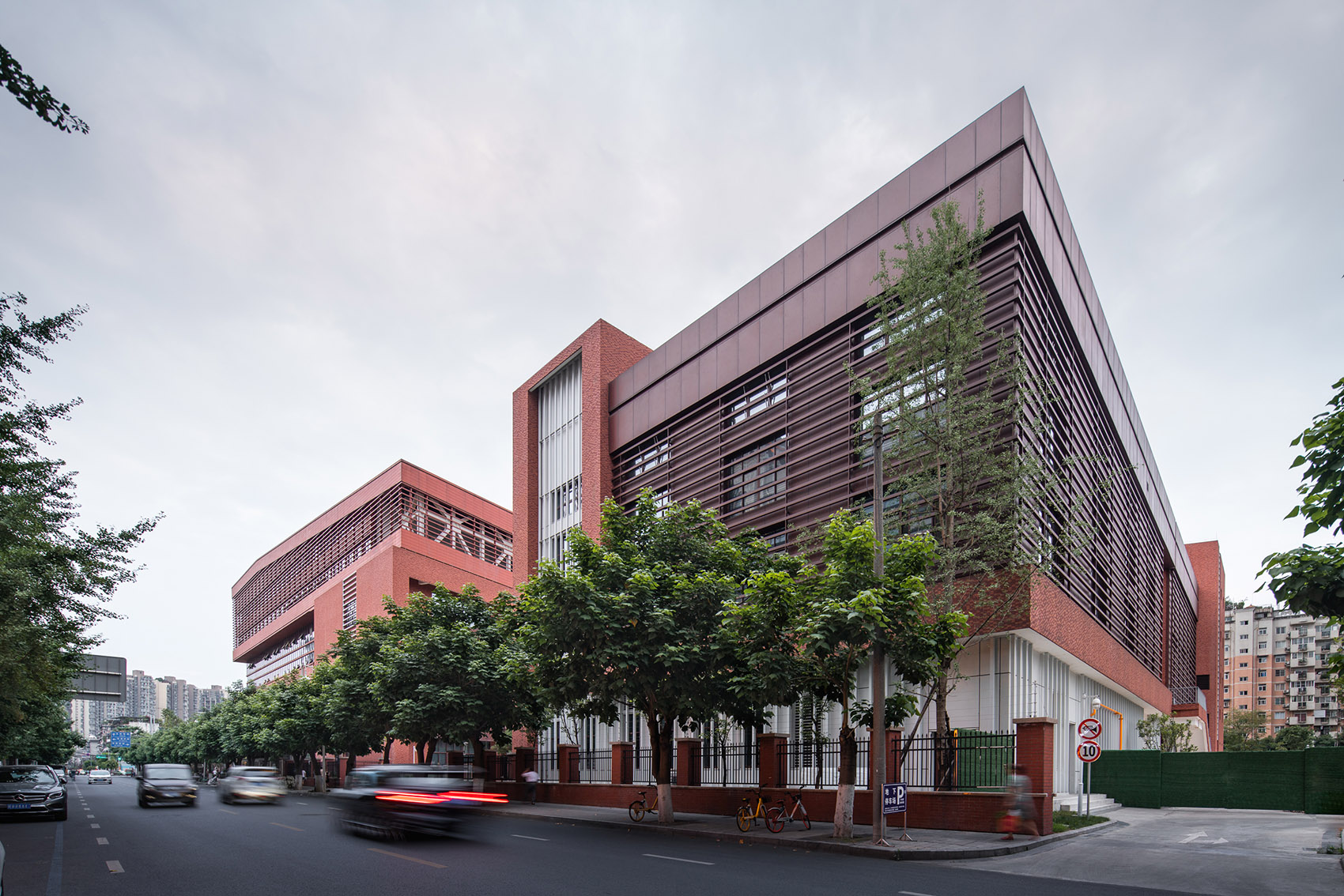 Chengdu Jinniu District Library, China by DUTStudio - 谷德设计网