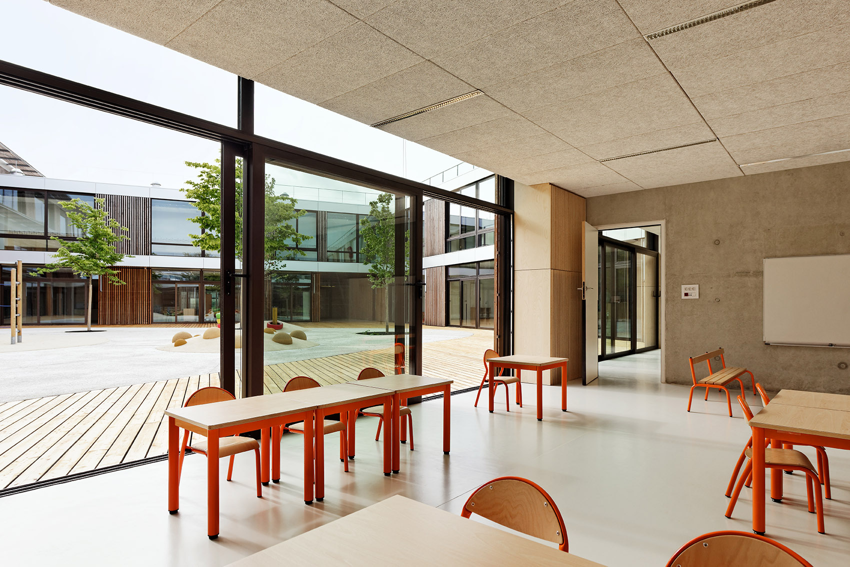 School Center and Leisure Activity Center in Antony by Dietmar ...