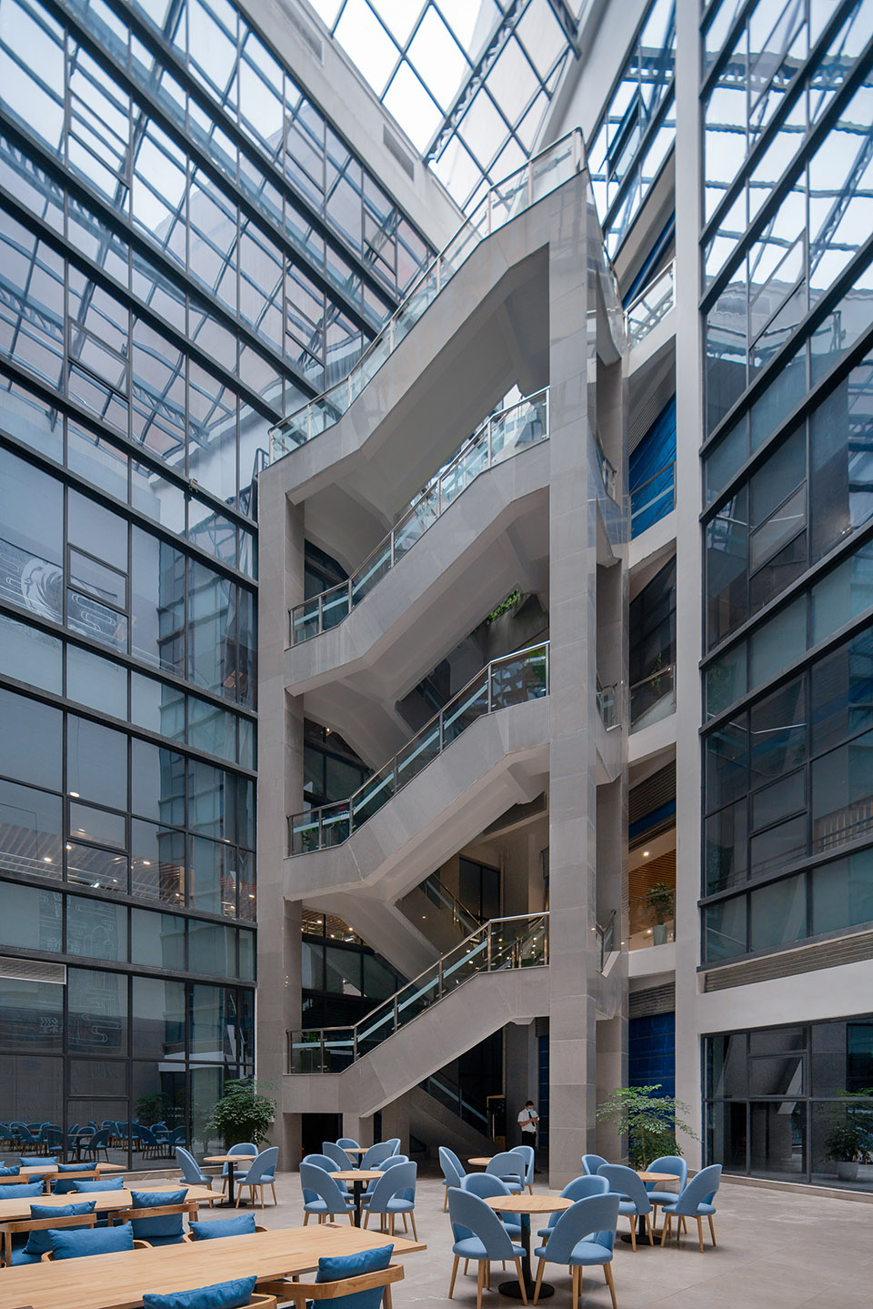 Chengdu Jinniu District Library, China by DUTStudio - 谷德设计网