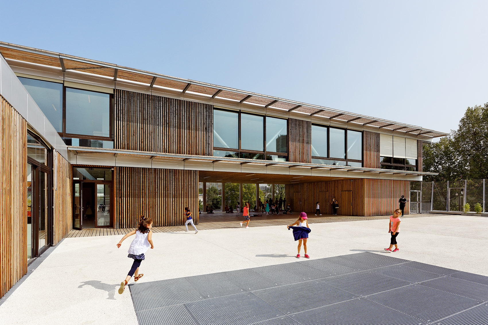 School Center and Leisure Activity Center in Antony by Dietmar ...