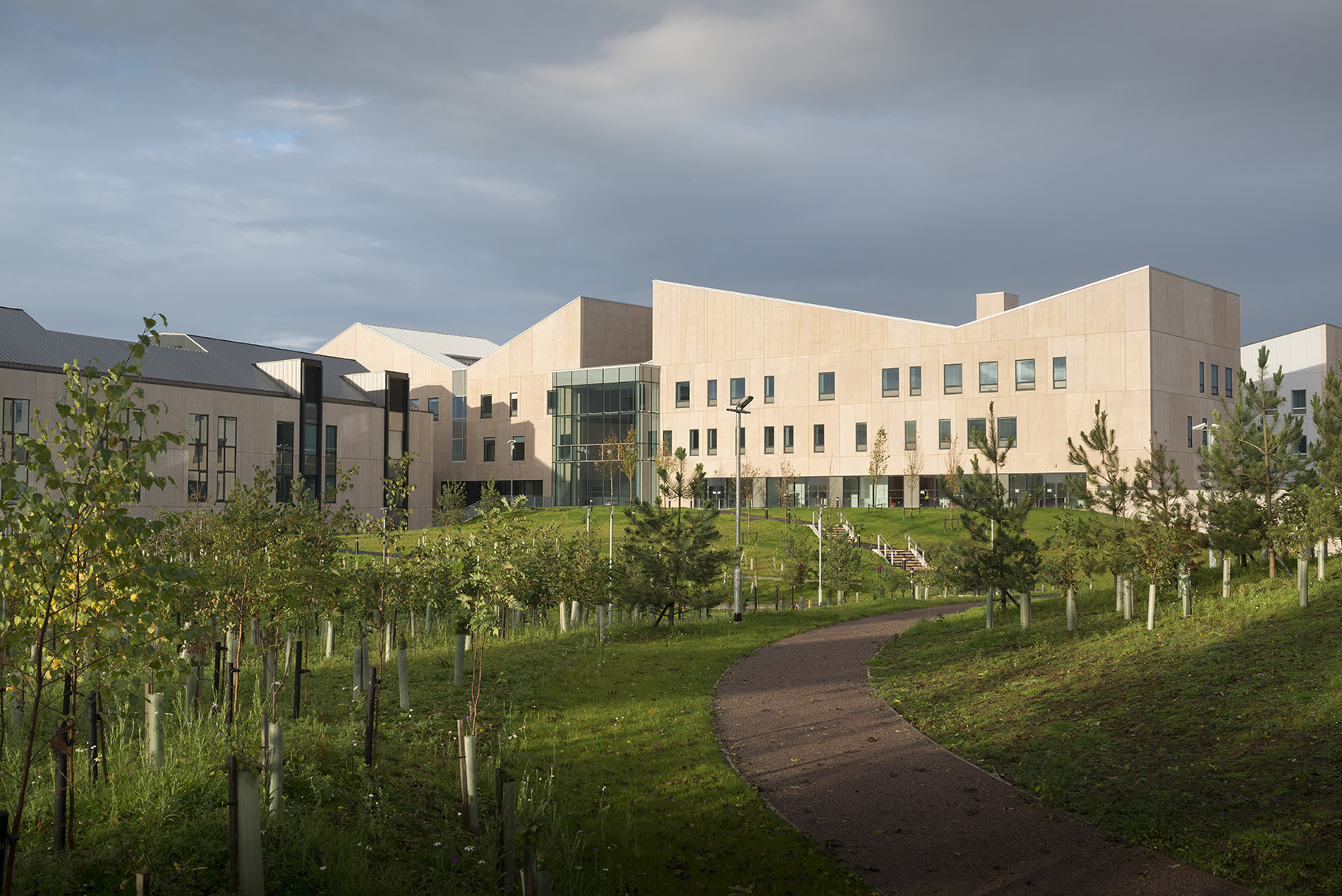 Dumfries and Galloway Royal Infirmary by Ryder Architecture - 谷德设计网