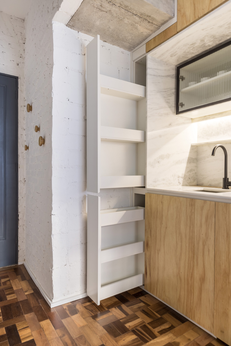 APARTAMENT LIDO 501 by Atelier Aberto Arquitetura - 谷德设计网