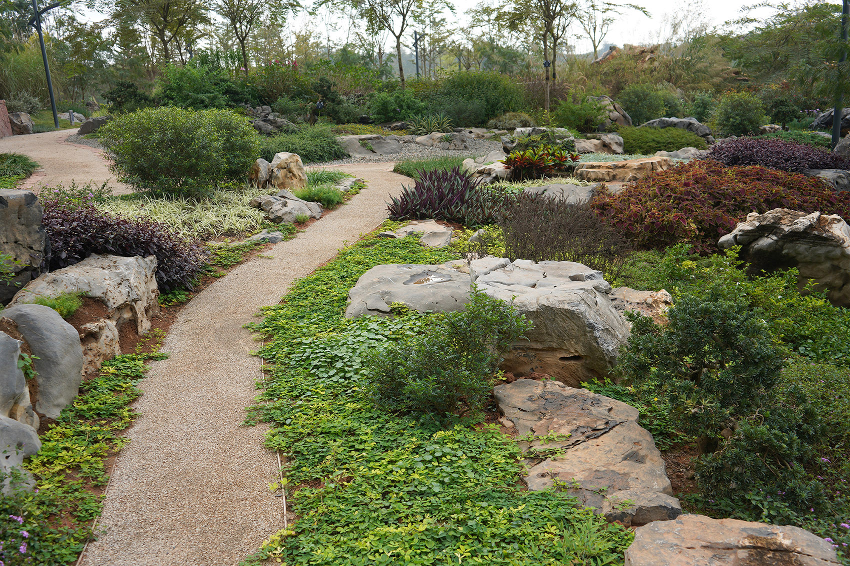 Quarry Gardens in Nanning Garden Expo Park, China by Atelier DYJG - 谷德设计网