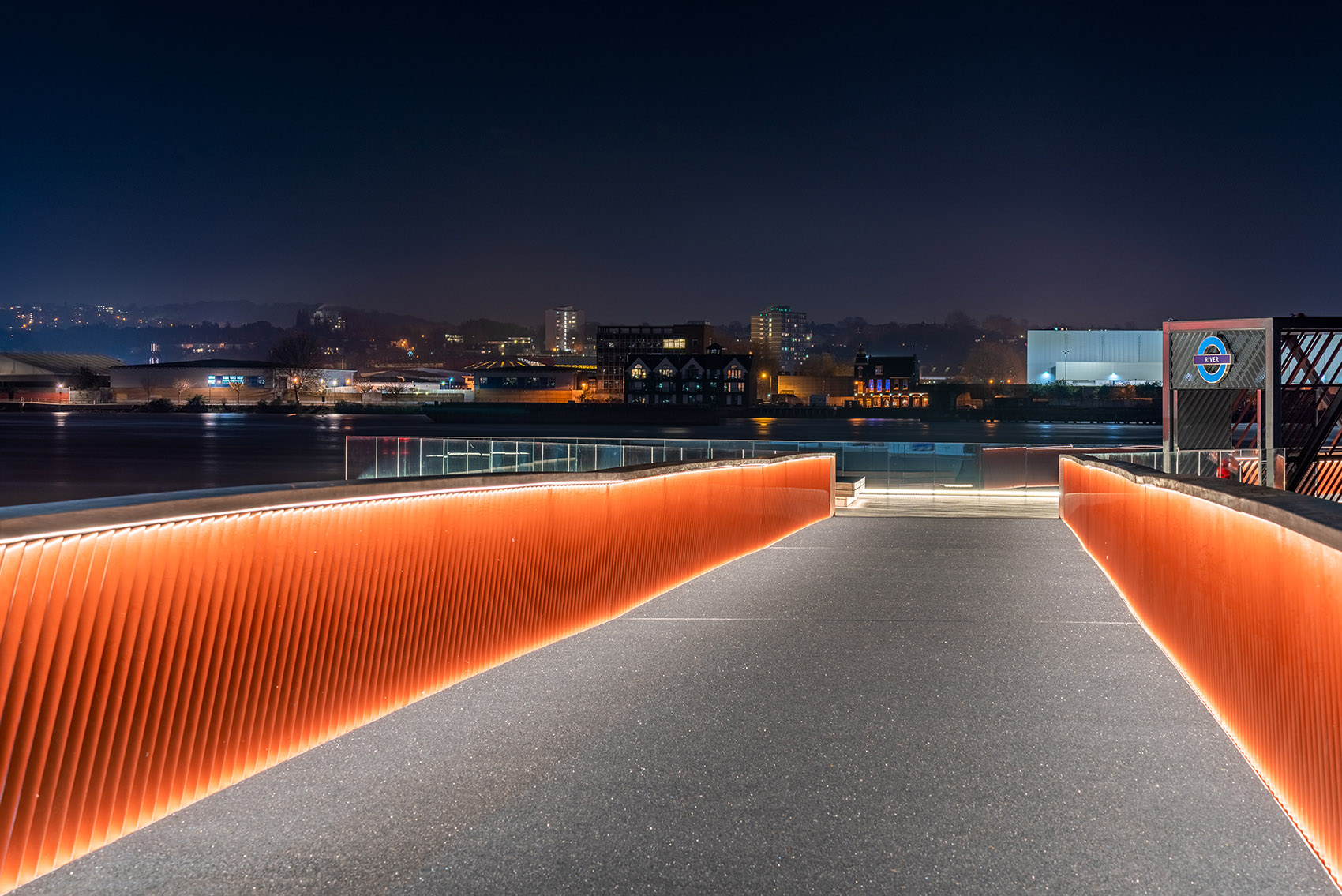 Royal Wharf Pier by Nex - 谷德设计网