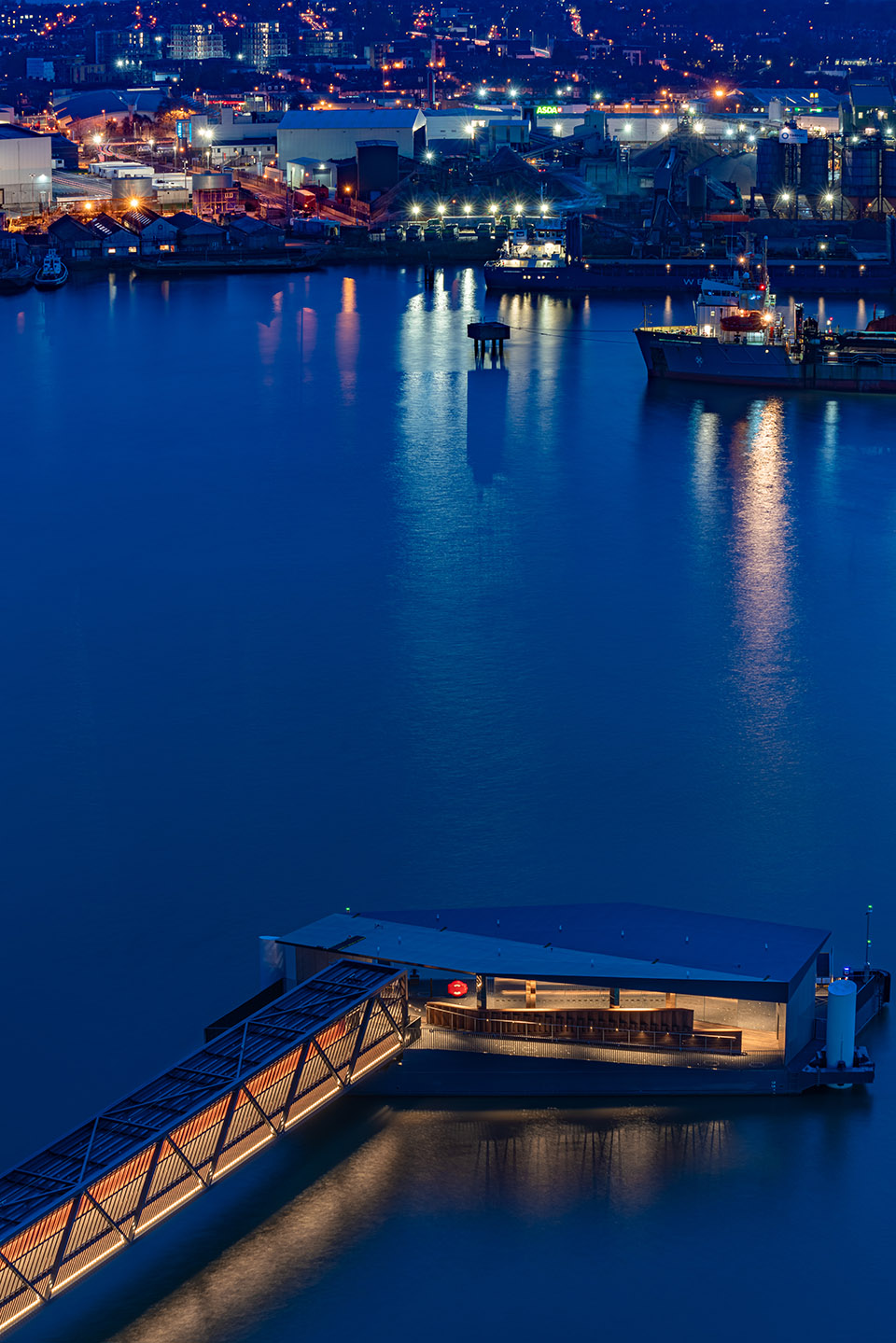 Royal Wharf Pier by Nex - 谷德设计网