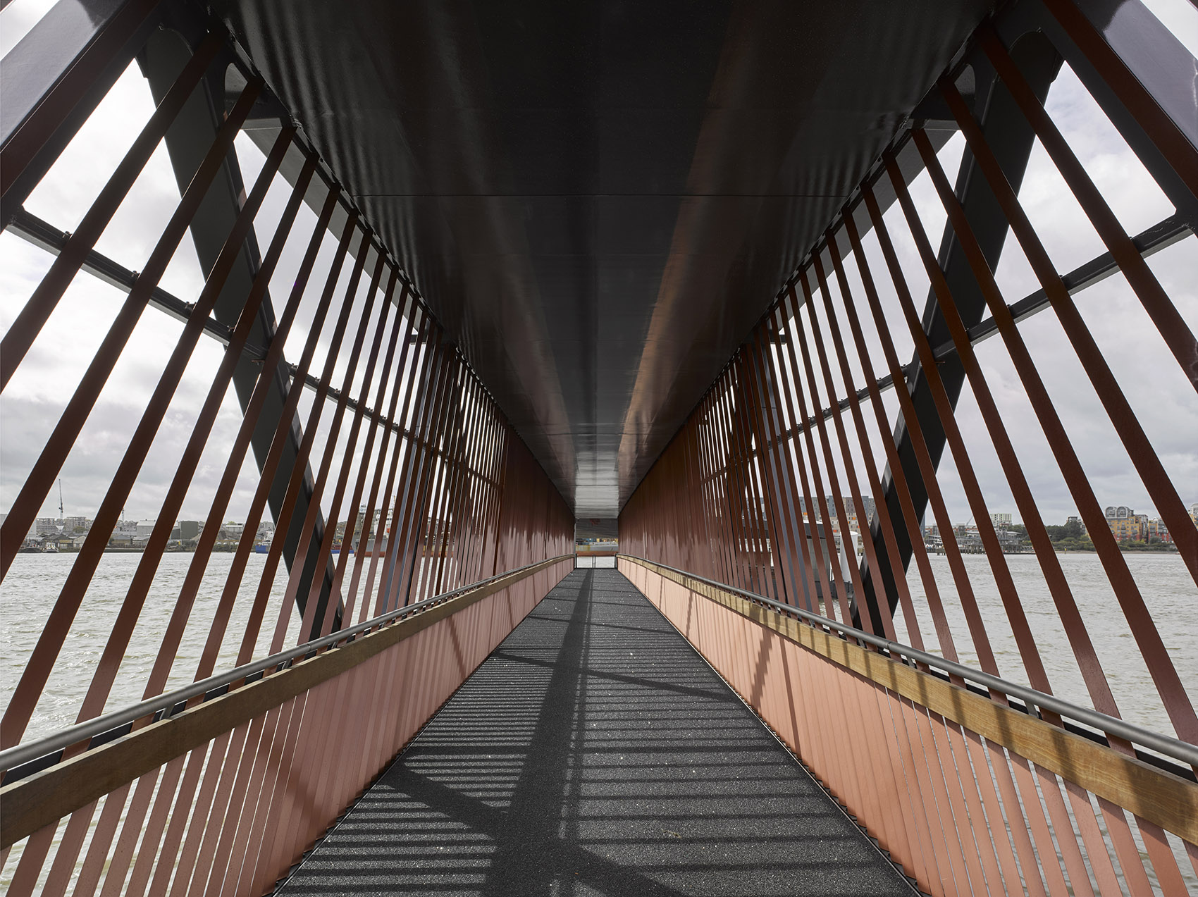 Royal Wharf Pier by Nex - 谷德设计网