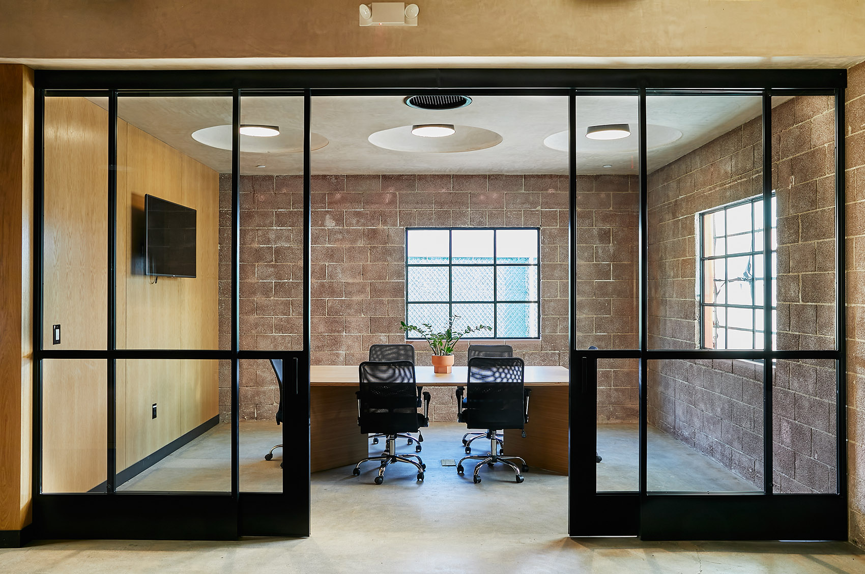 Lazy Eye by Wick Architecture & Design + LAND Design Studio - 谷德设计网