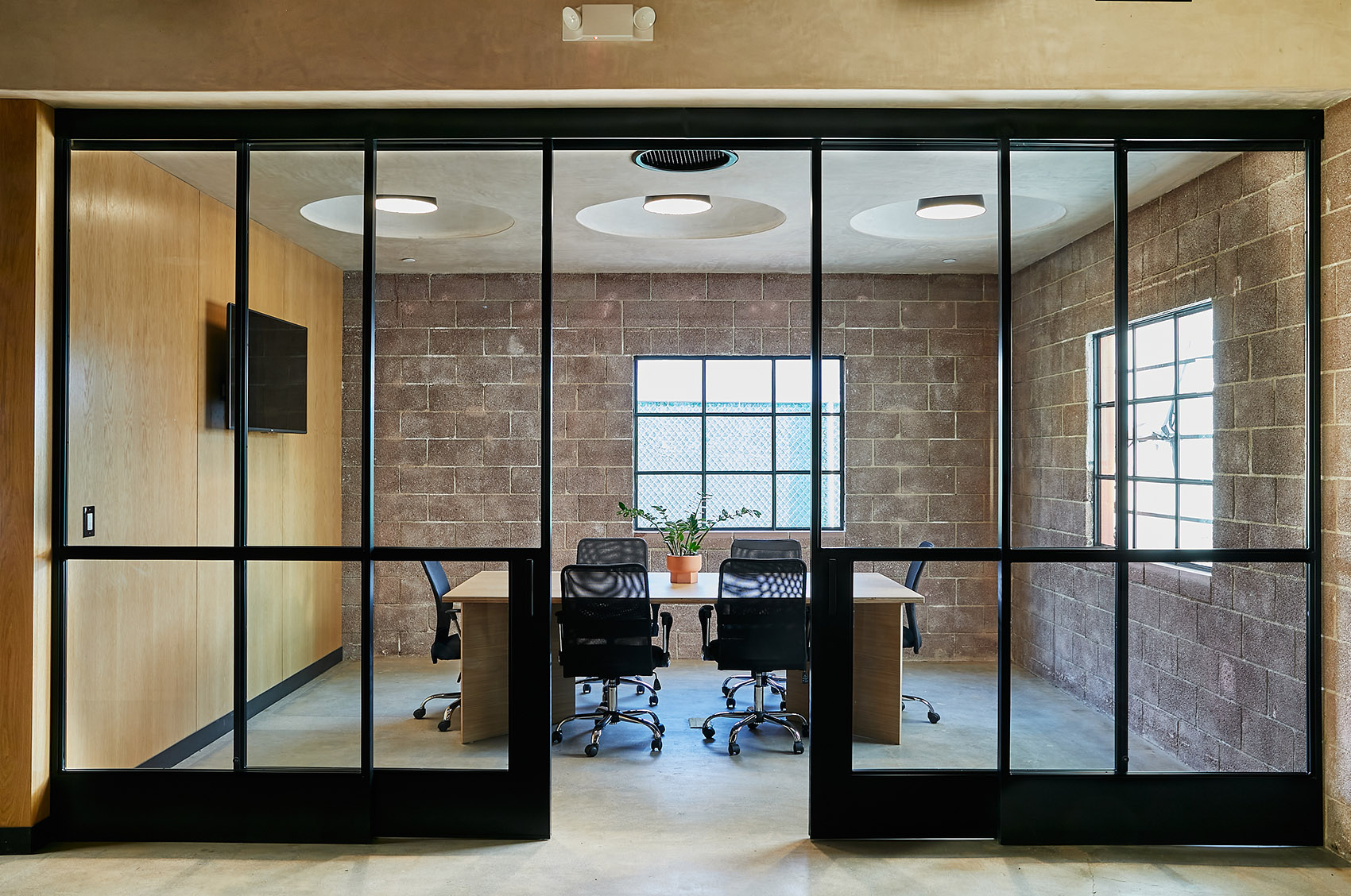 Lazy Eye by Wick Architecture & Design + LAND Design Studio - 谷德设计网