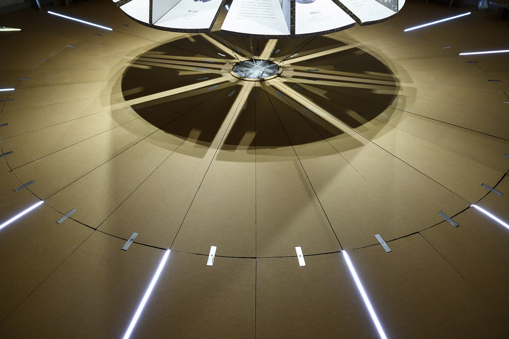 Joints Pavilion III Sand Clock Installation, China by Roarc Renew - 谷德设计网