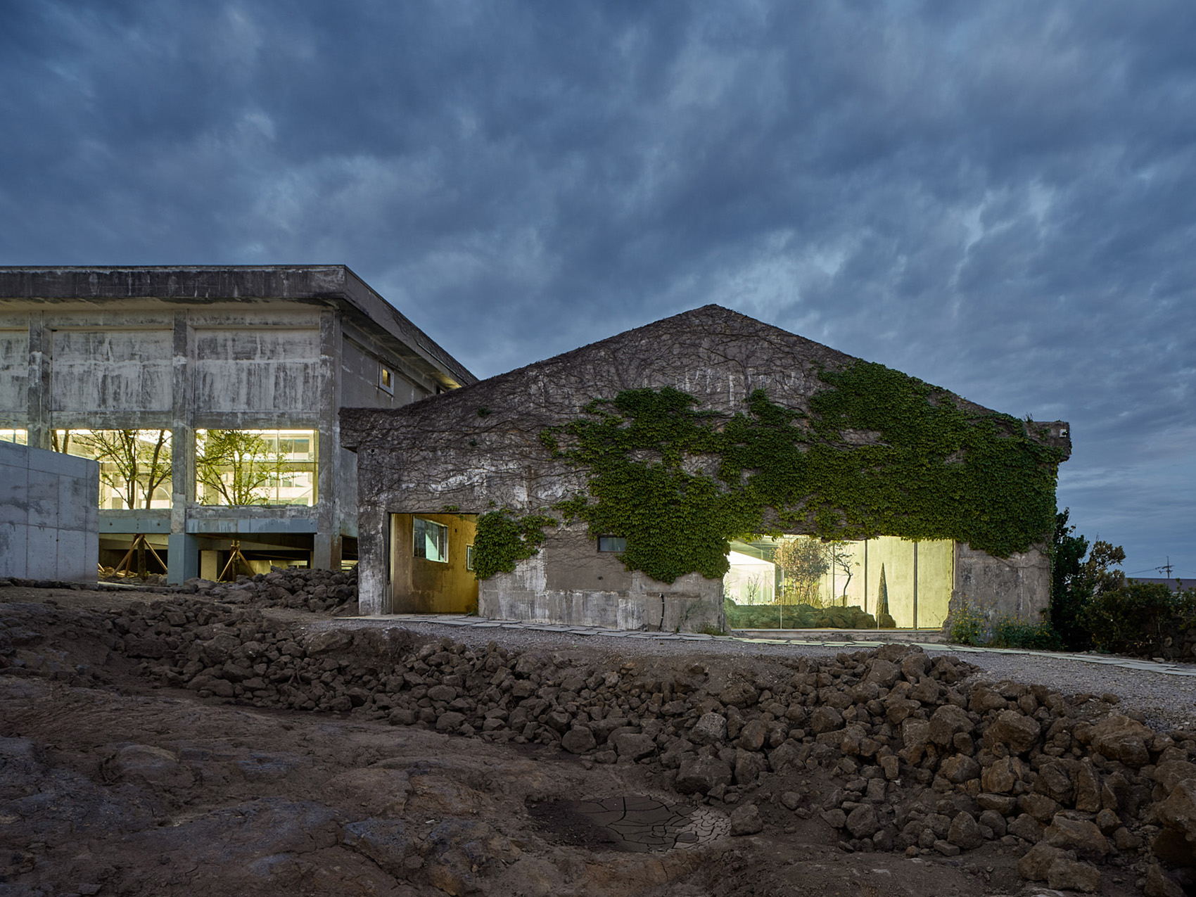 GONGBECH_UNTOUCHABLE HEART by SF LAB - 谷德设计网