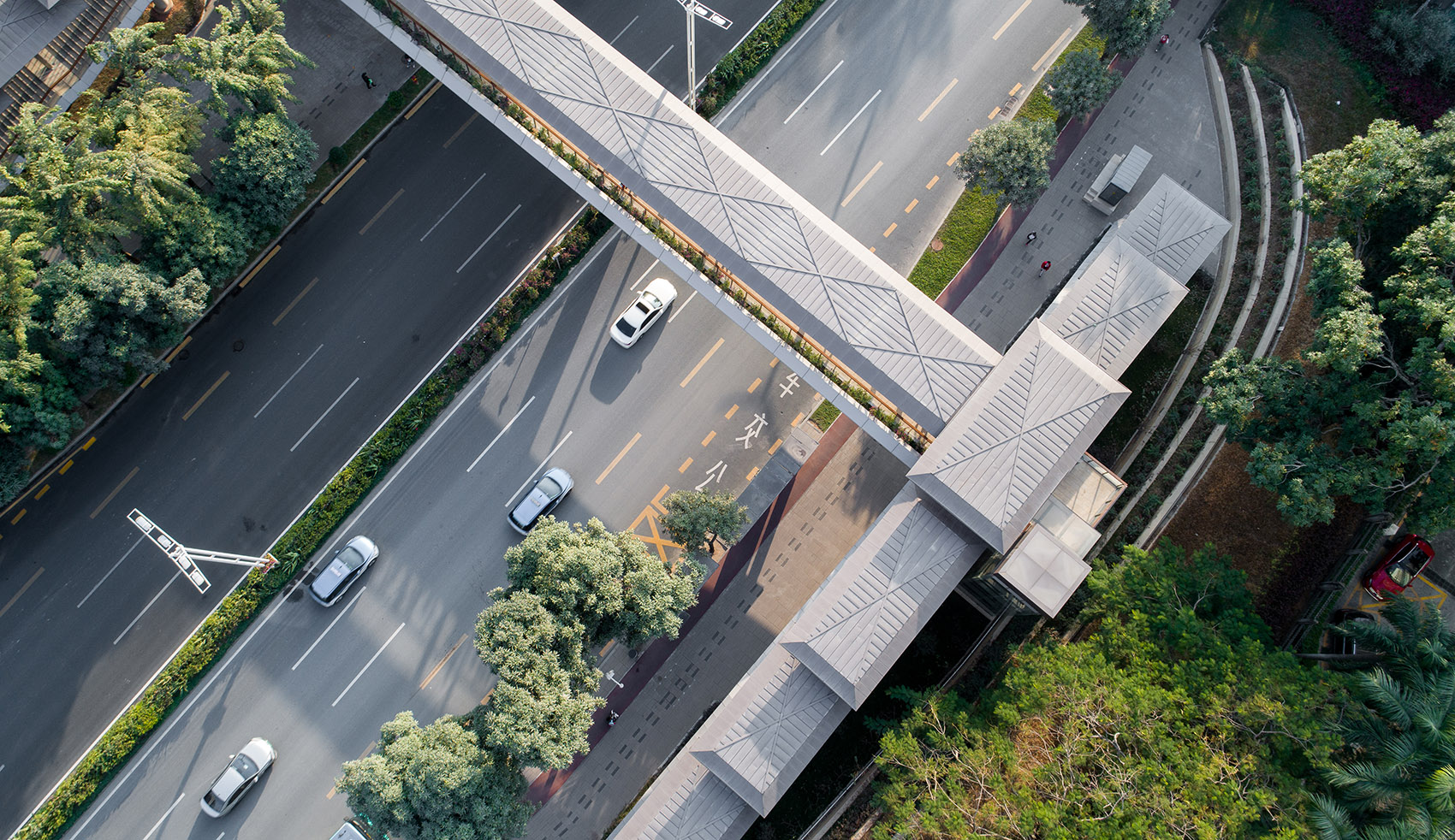 Shuiwei pedestrian bridge in Shenzhen, China by Atdesignoffice - 谷德设计网