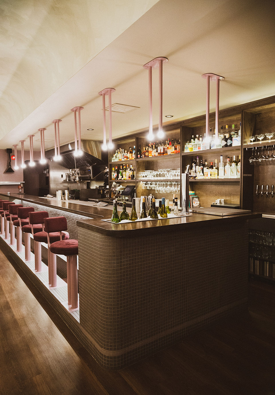 Bar jjacques, Quebec by Atelier Filz - 谷德设计网