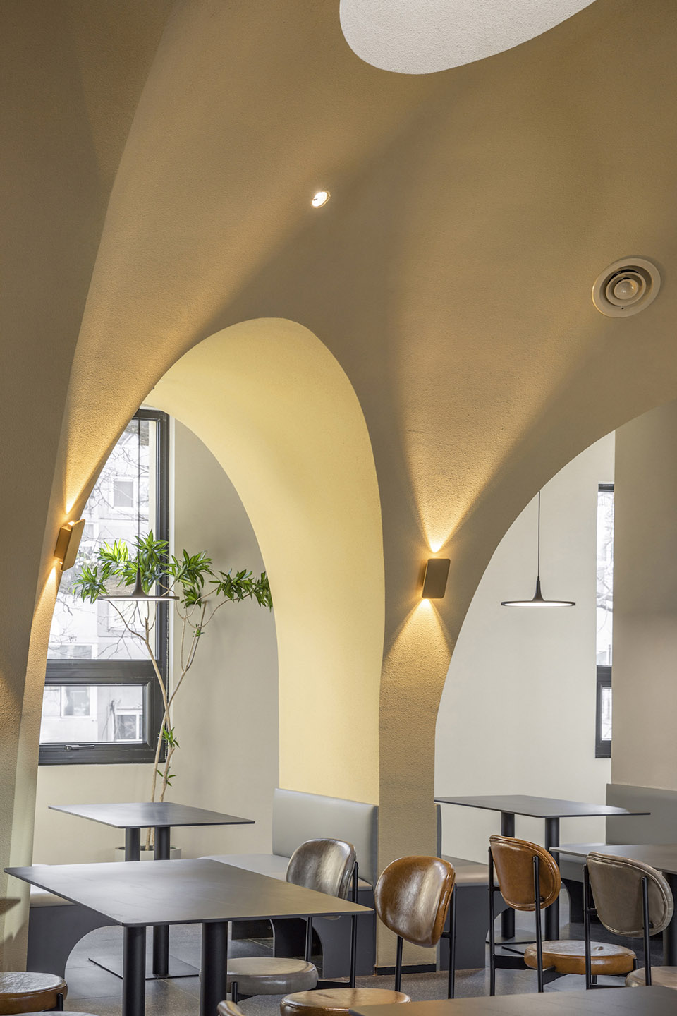 Beijing Muee Restaurant, China by MAT Office - 谷德设计网