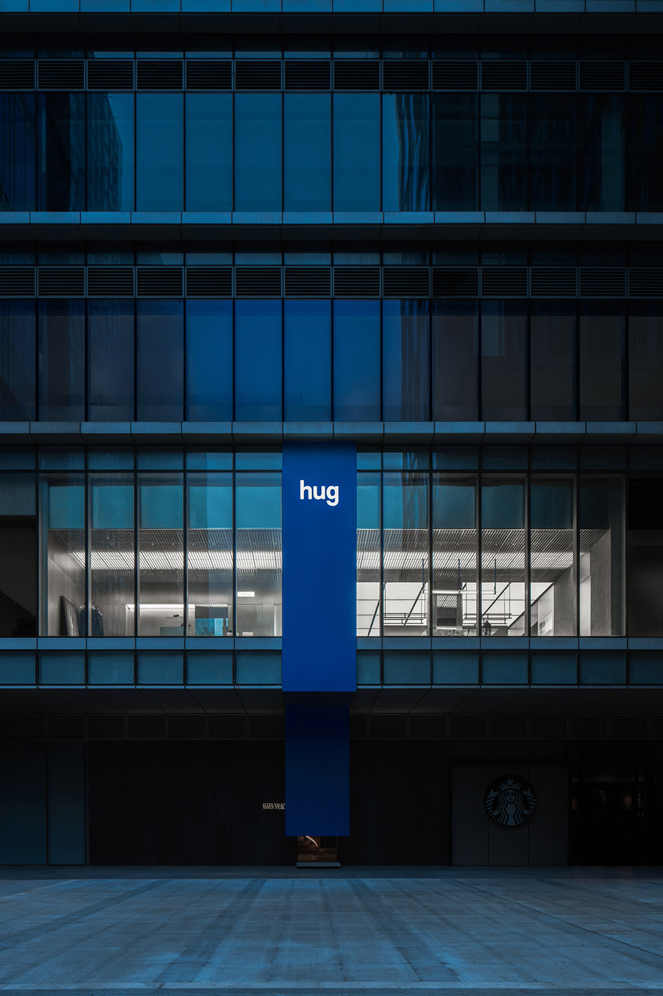 hug x UMA WANG, China by ATMOSPHERE - 谷德设计网