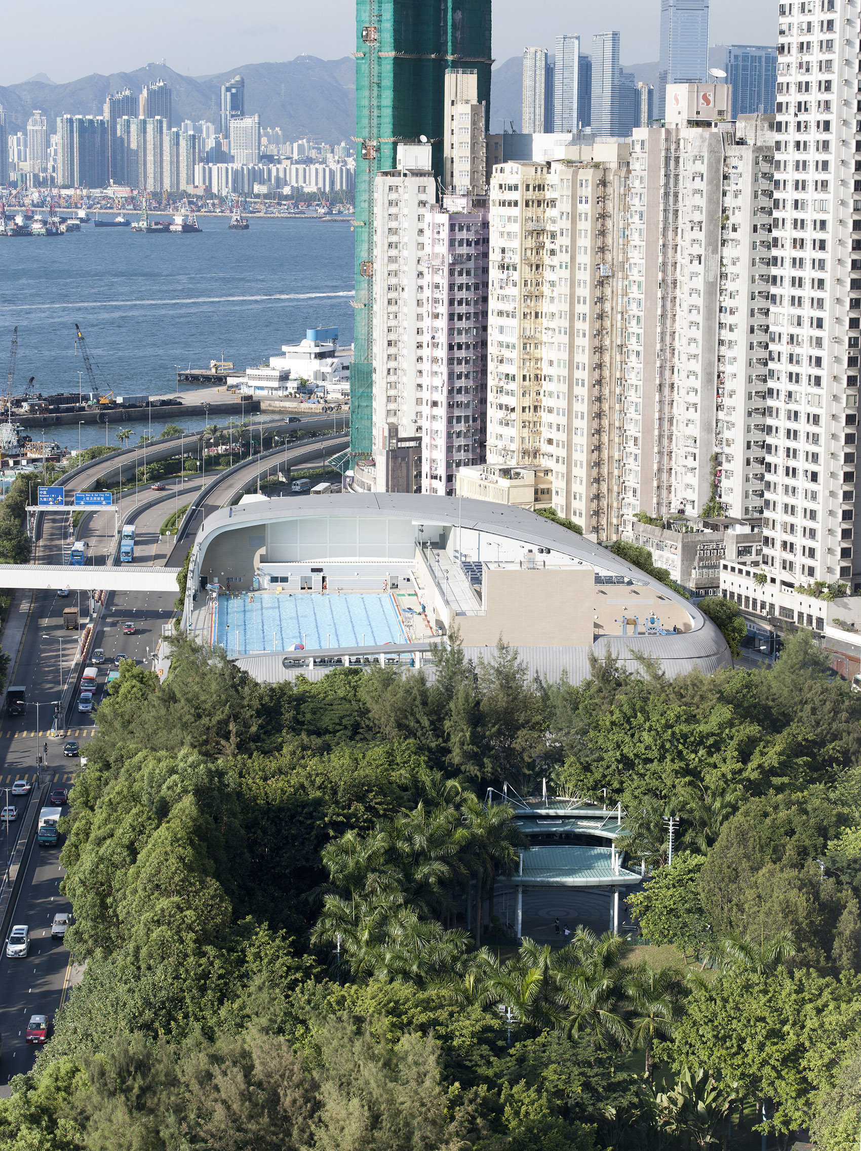 Kennedy Town Swimming Pool by Farrells - 谷德设计网