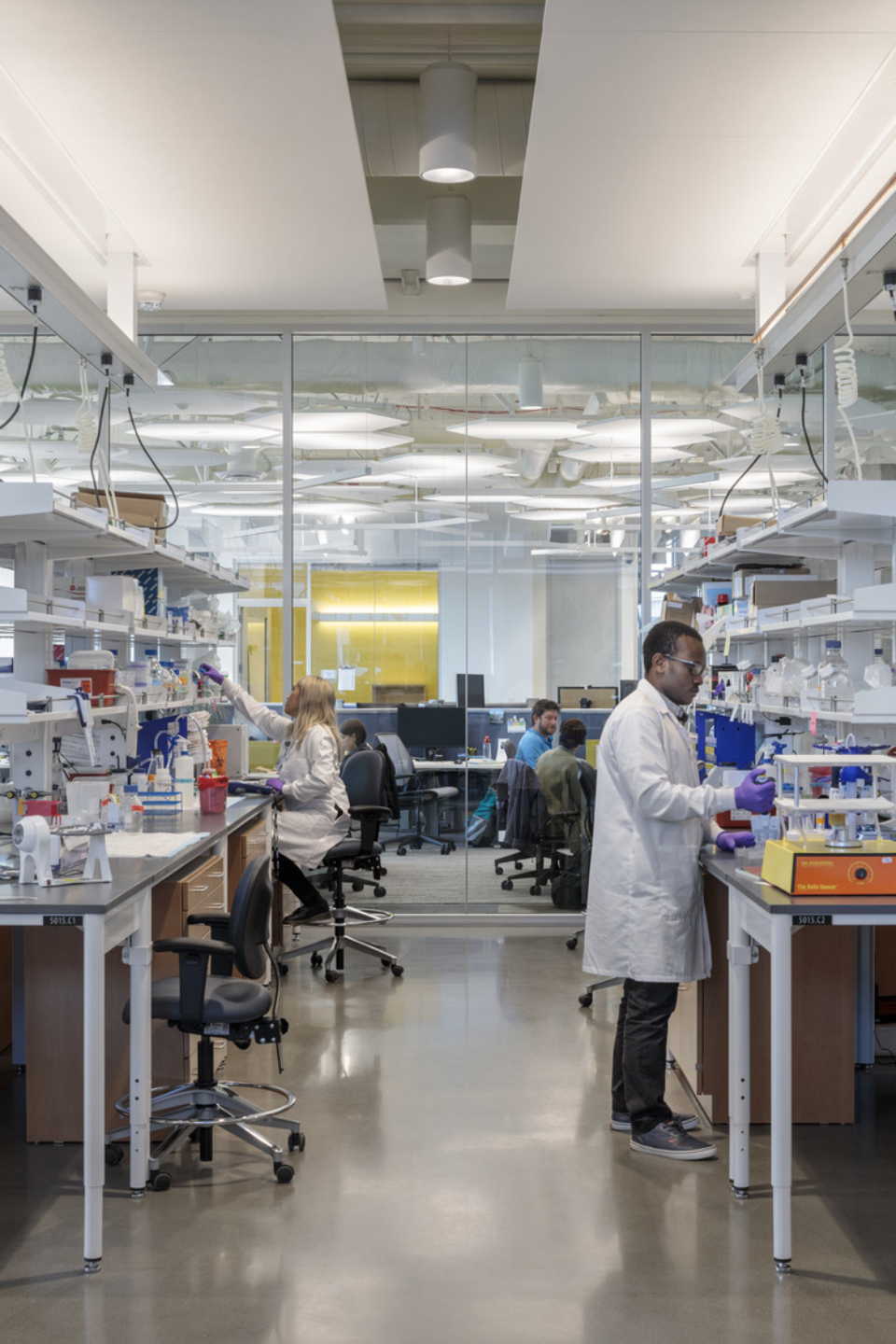 Knight Cancer Research Building by SRG Partnership - 谷德设计网
