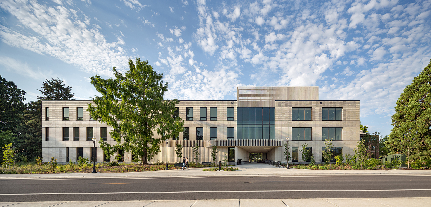 Oregon Forest Science Complex by MGA - 谷德设计网
