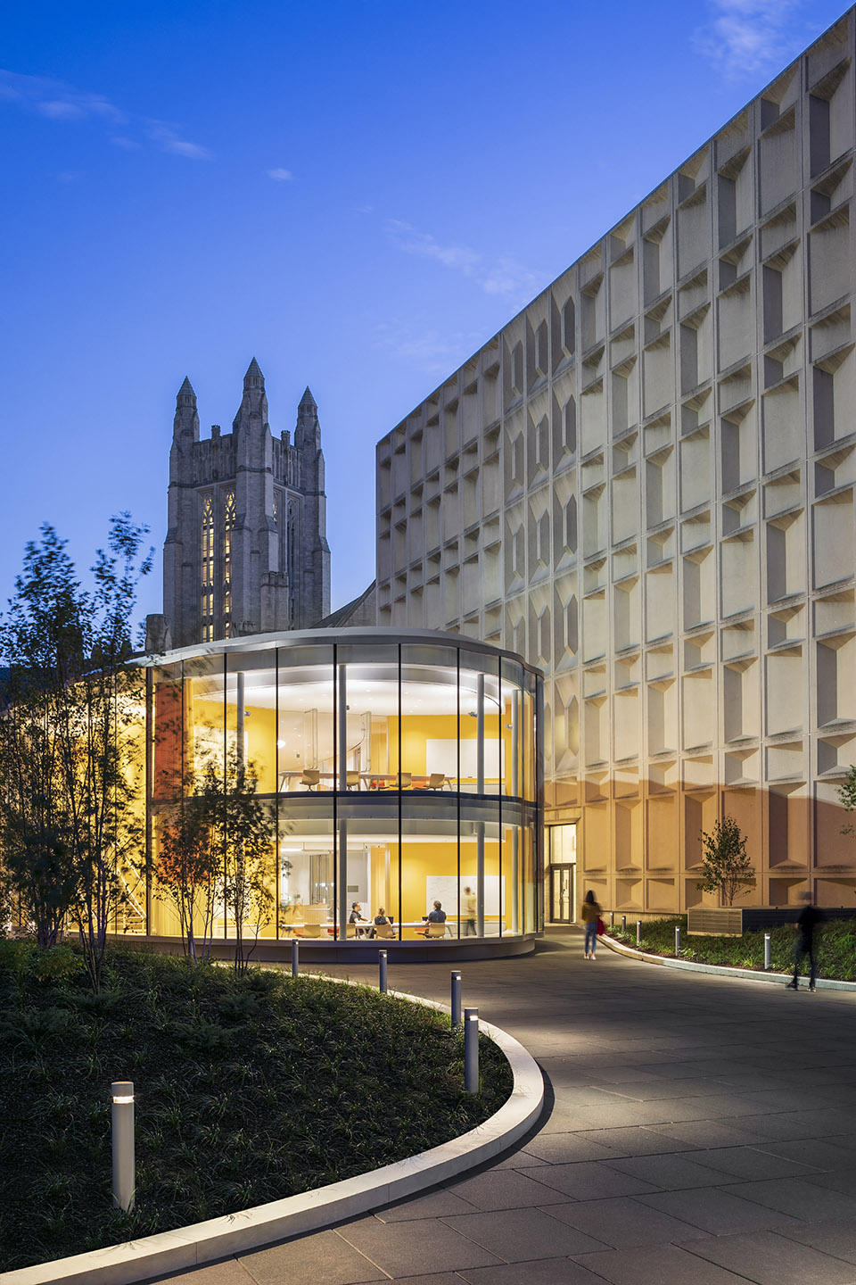 Yale University Center for Innovative Thinking by WEISS / MANFREDI - 谷德设计网