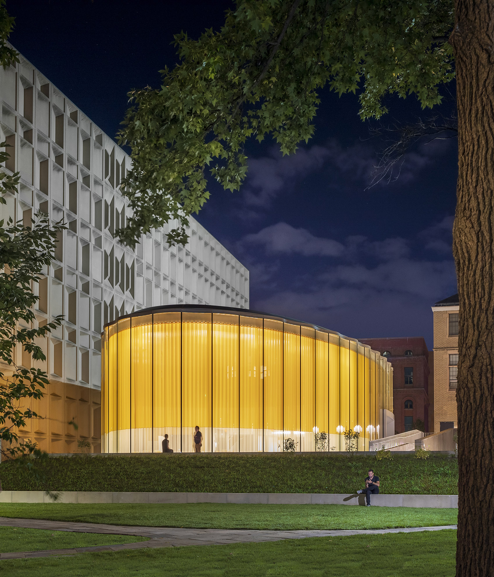 Yale University Center for Innovative Thinking by WEISS / MANFREDI - 谷德设计网
