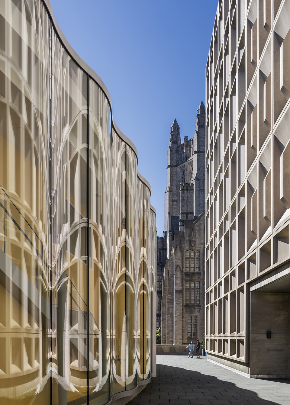 Yale University Center for Innovative Thinking by WEISS / MANFREDI - 谷德设计网