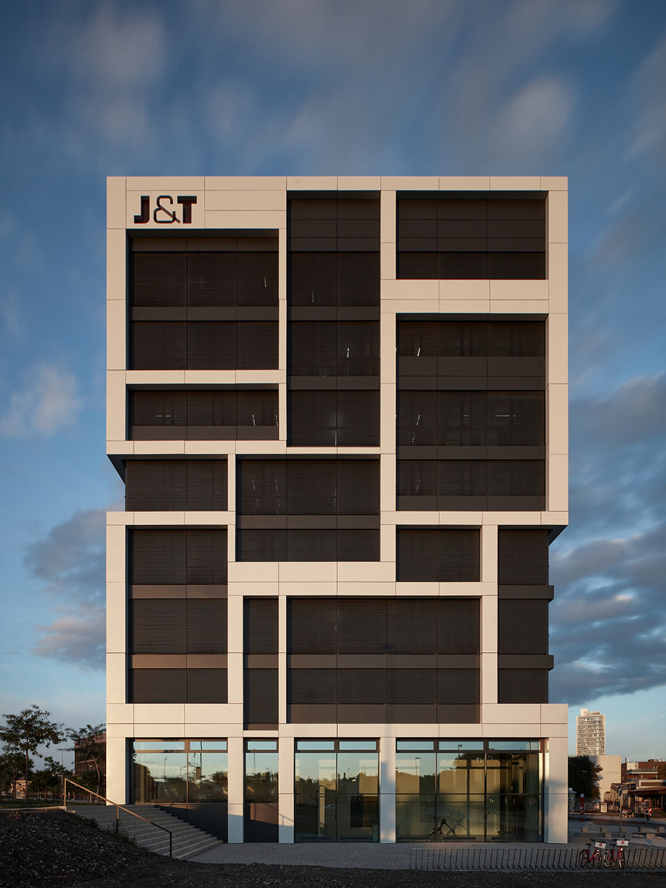 New J&T Financial Group Headquarters by CMC architects - 谷德设计网