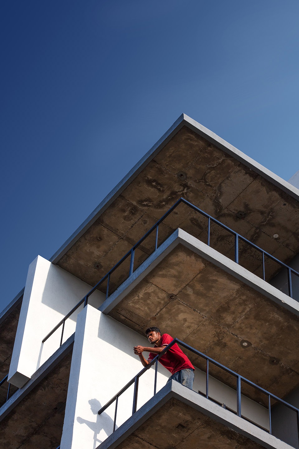 Flying Walls Hostel by Dhulia Architecture Design Studio - 谷德设计网