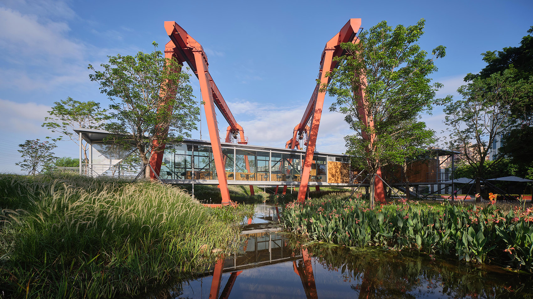 Suspended Pavilion, China by TJAD/Original Design Studio - 谷德设计网