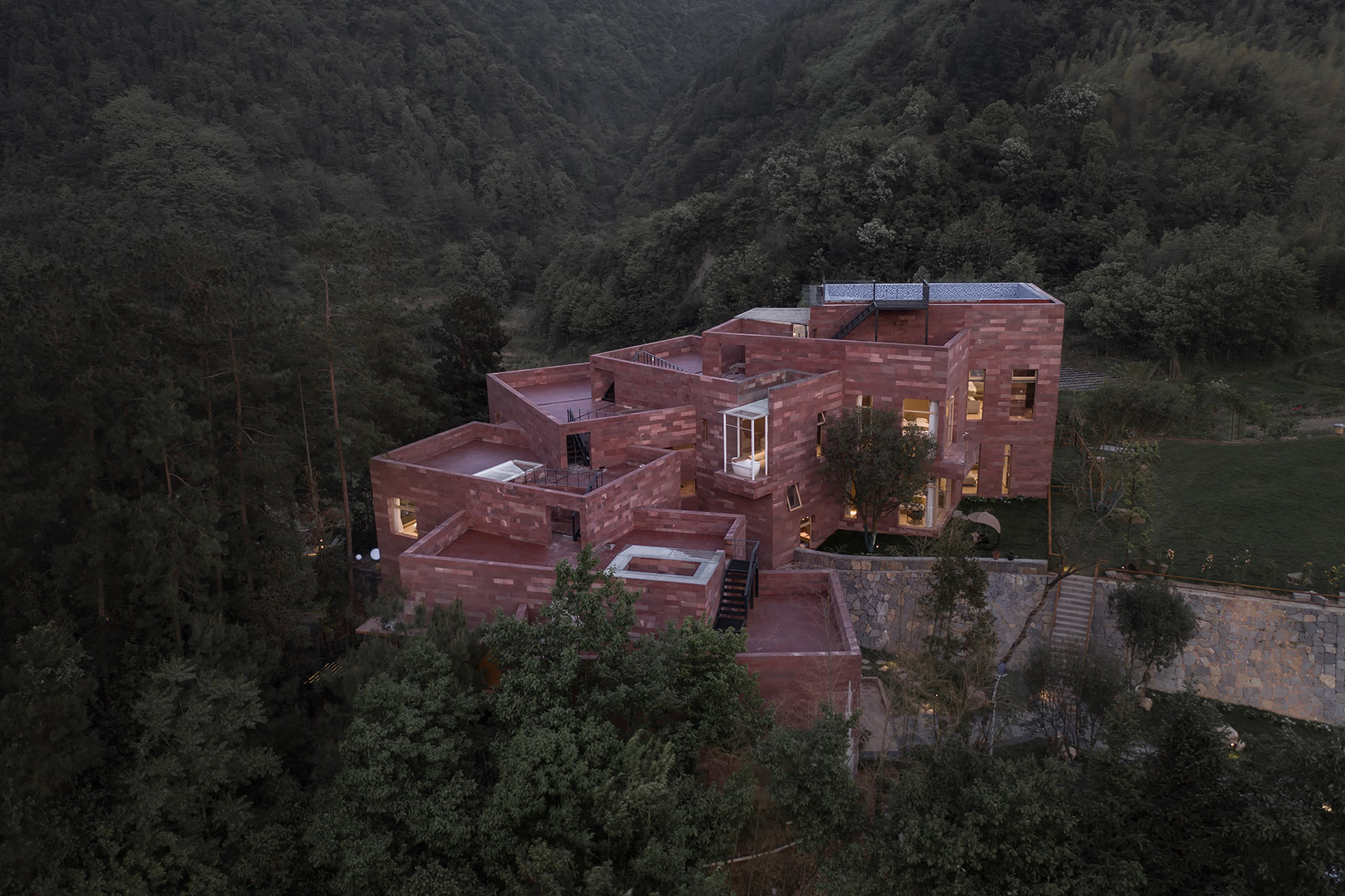 Red House, Hunan, China by Su Architects - 谷德设计网