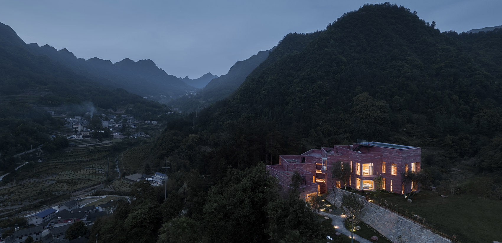 Red House, Hunan, China by Su Architects - 谷德设计网