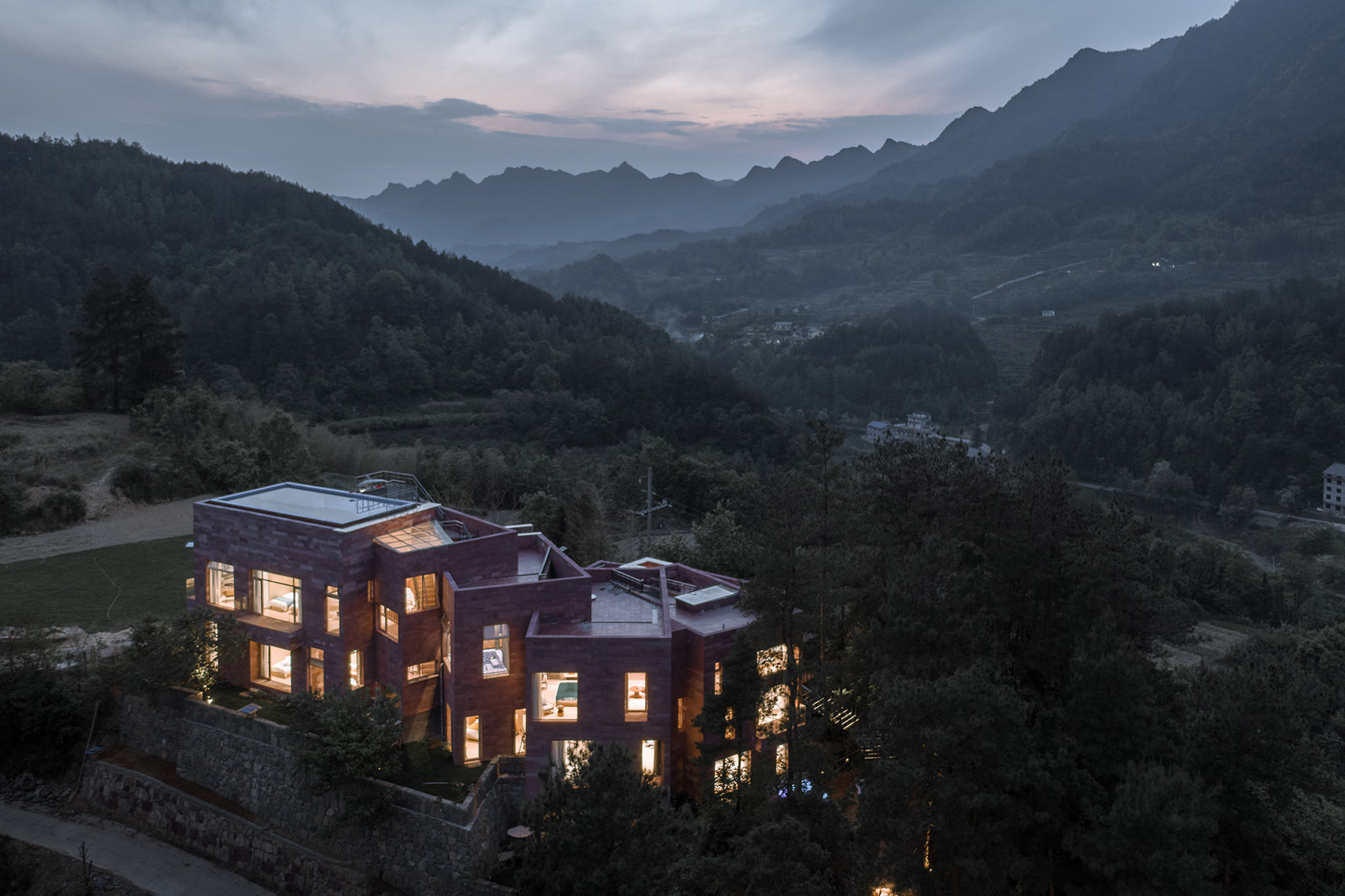 Red House, Hunan, China by Su Architects - 谷德设计网