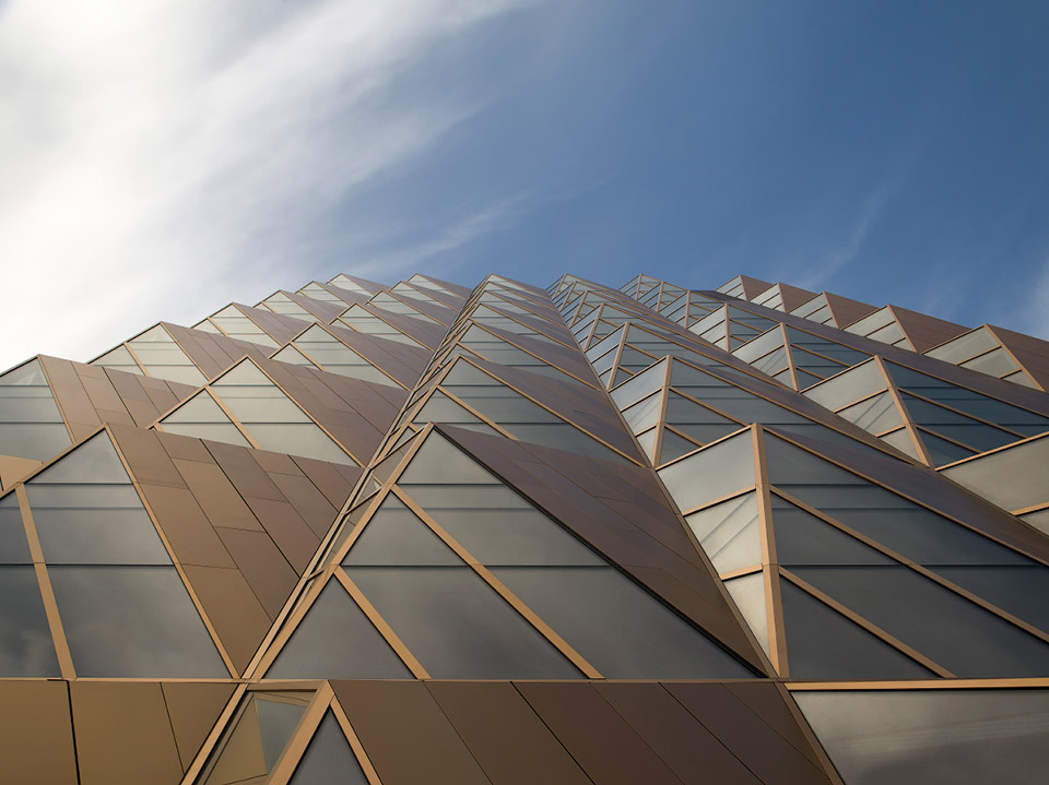 RCC Headquarters in Ekaterinburg by Foster + Partners - 谷德设计网