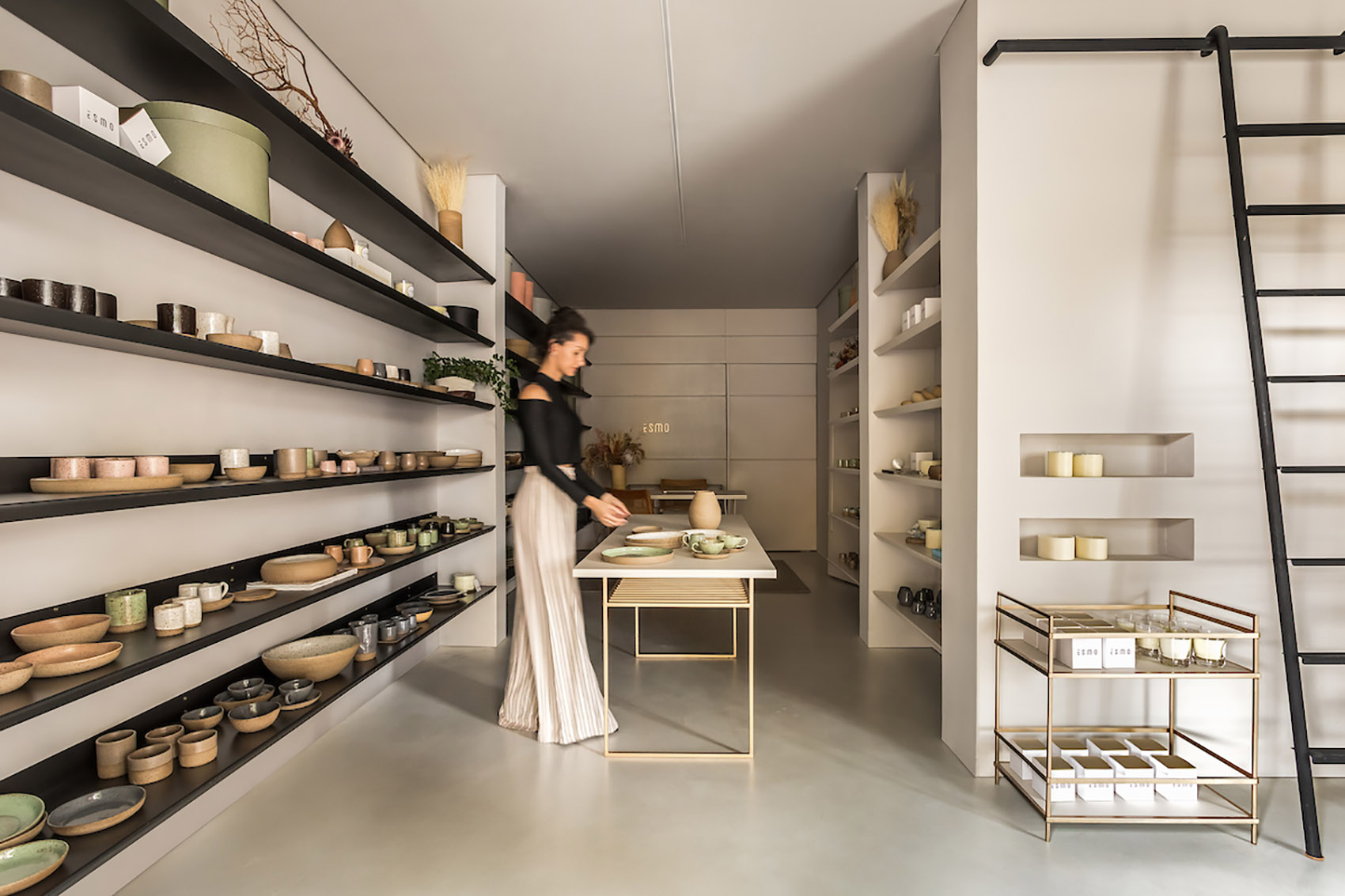 ESMO ceramics and candles store by Studio Boscardin.Corsi Arquitetura ...