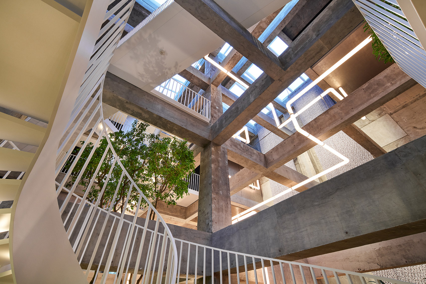 SHIROIYA Hotel by Sou Fujimoto Architects - 谷德设计网