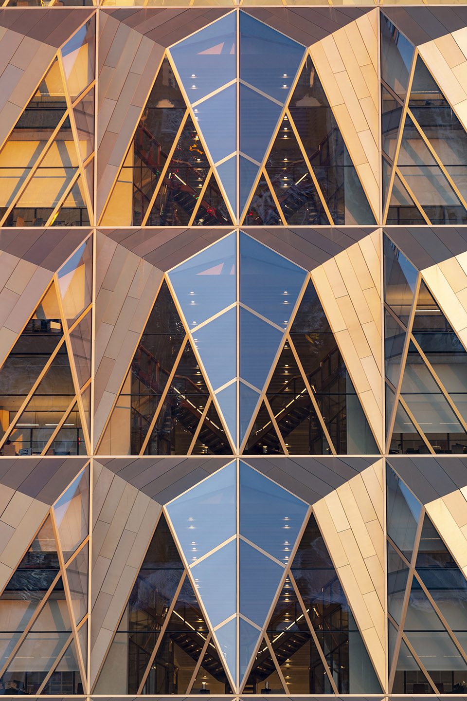 RCC Headquarters in Ekaterinburg by Foster + Partners - 谷德设计网