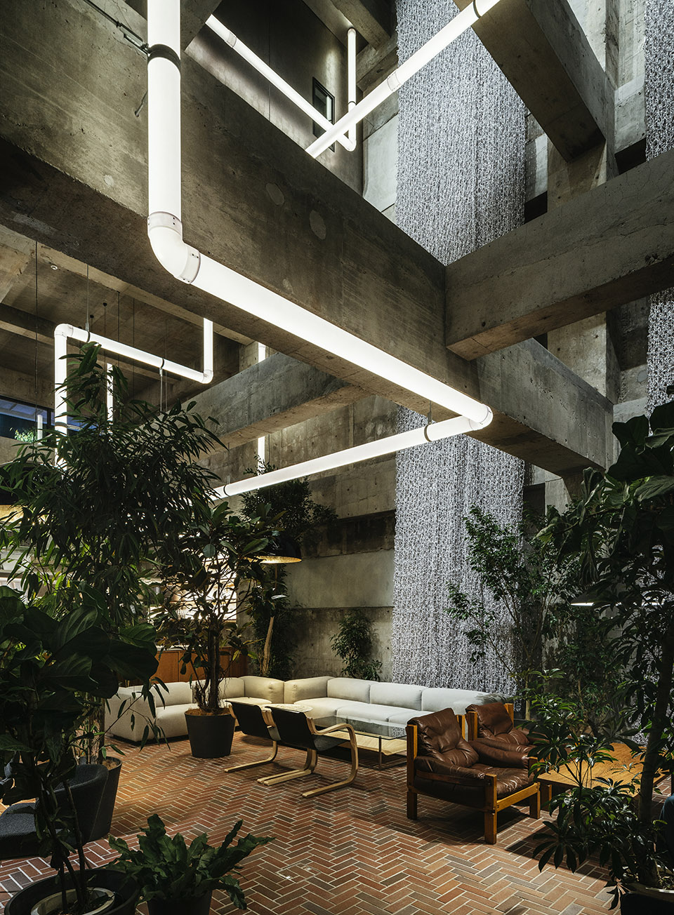SHIROIYA Hotel by Sou Fujimoto Architects - 谷德设计网