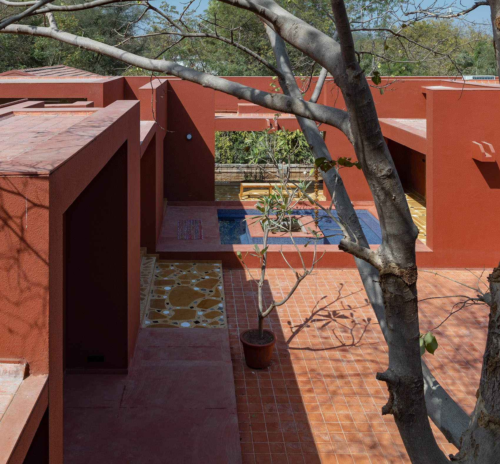 A home for the Guptas by Raghuveer Kathpalia - 谷德设计网