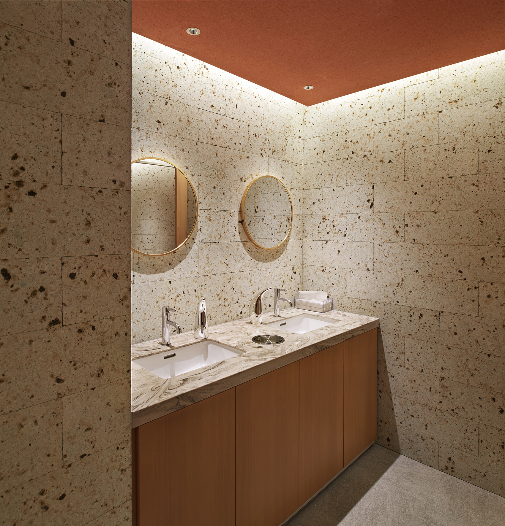 Marusho Kimono Shop, Yokohama, Japan by Tsutsumi & Associates - 谷德设计网