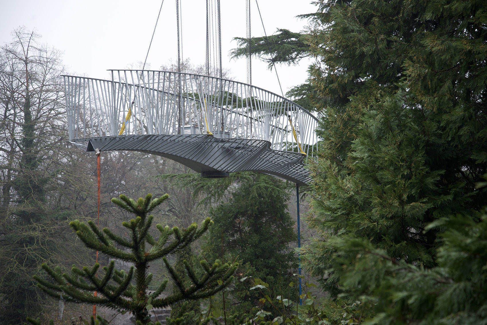 Swing Bridge by Tonkin Liu - 谷德设计网