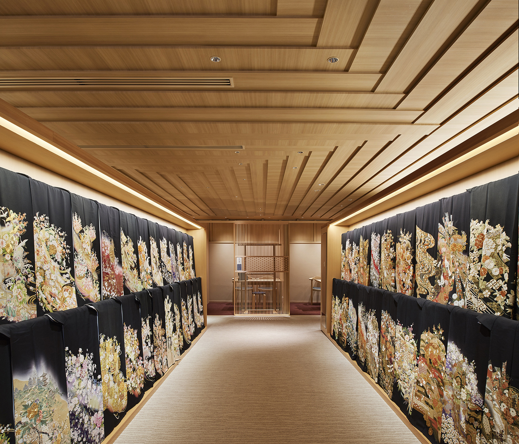 Marusho Kimono Shop, Yokohama, Japan by Tsutsumi & Associates - 谷德设计网