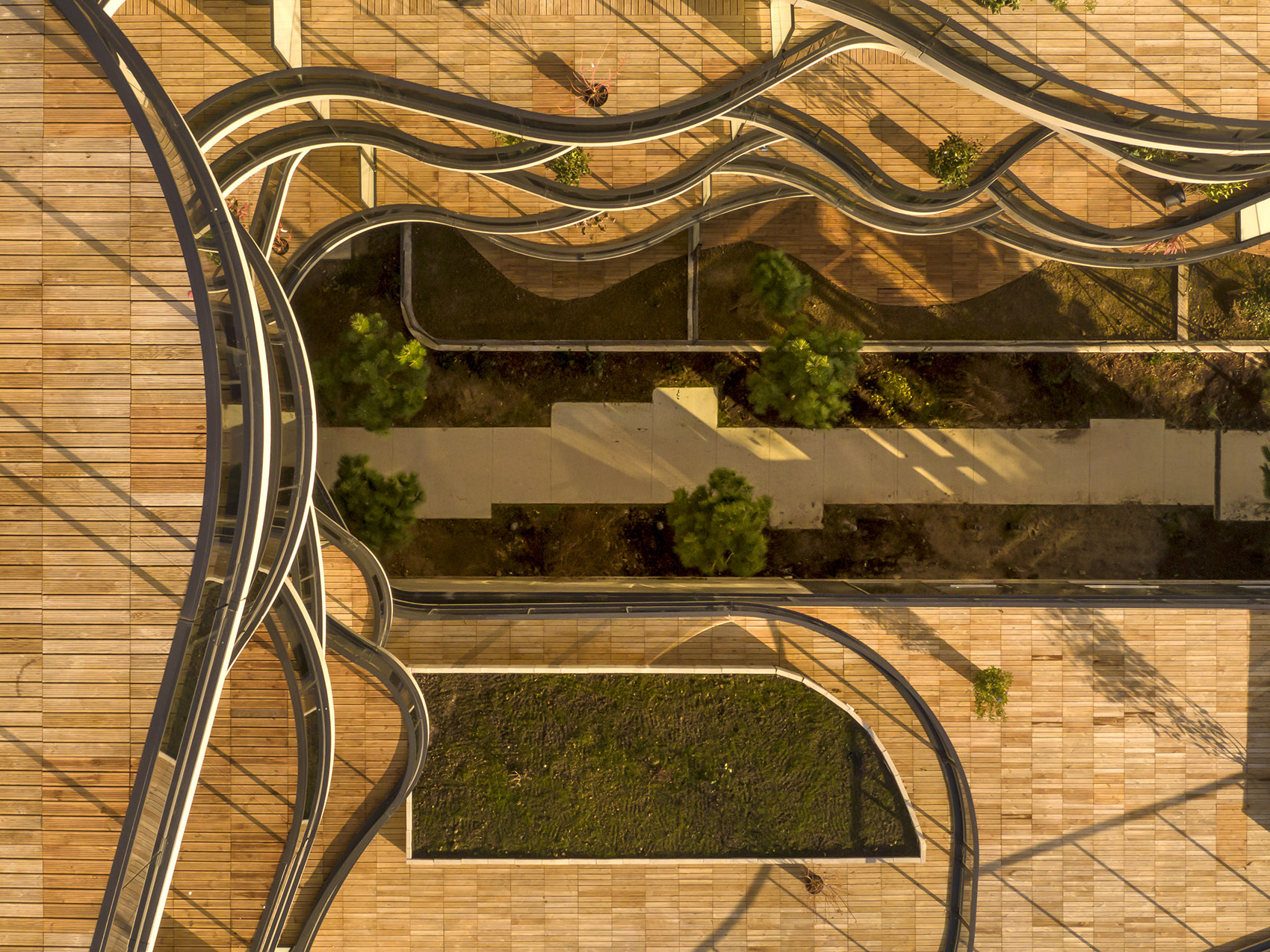 Courbes Residential building by Christophe Rousselle Architecte - 谷德设计网