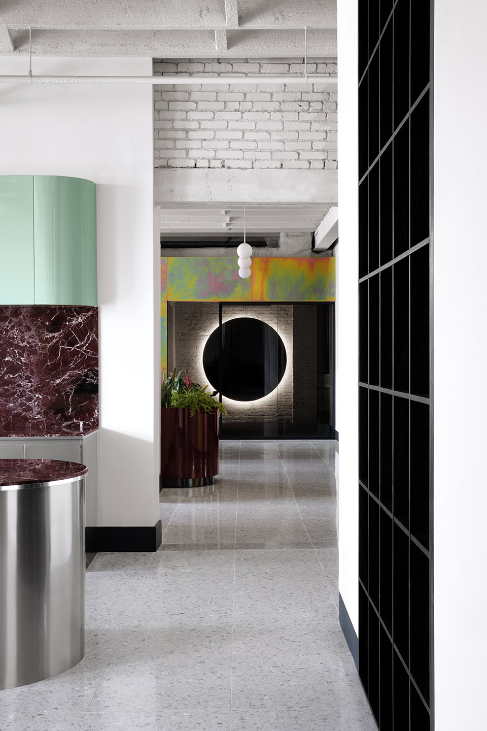 SPACIAL office space by IVY STUDIO INC. - 谷德设计网