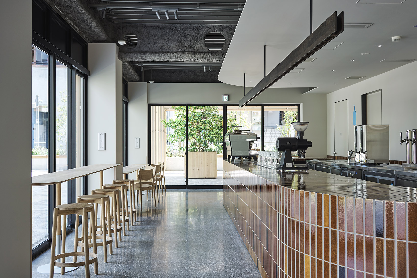 Blue Bottle Coffee Shibuya Cafe by Keiji Ashizawa Design - 谷德设计网