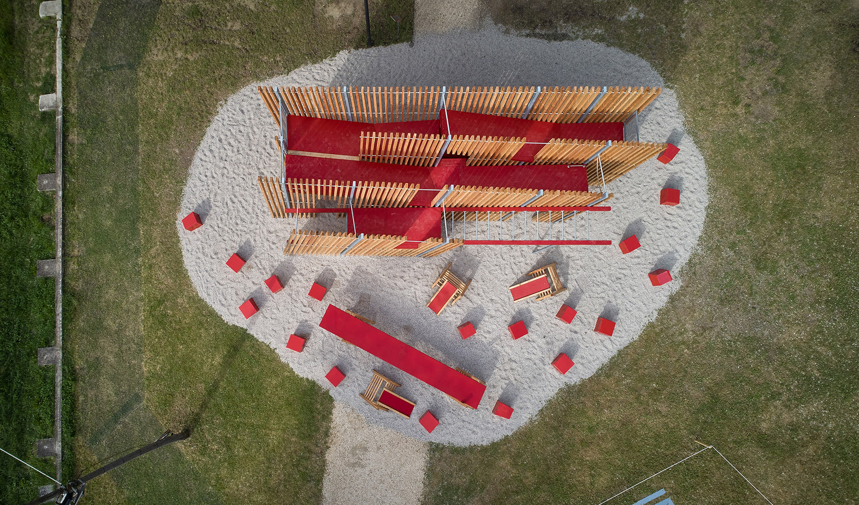 Installation OFF FENCE at the Biennale Architettura 2021 by SKULL ...