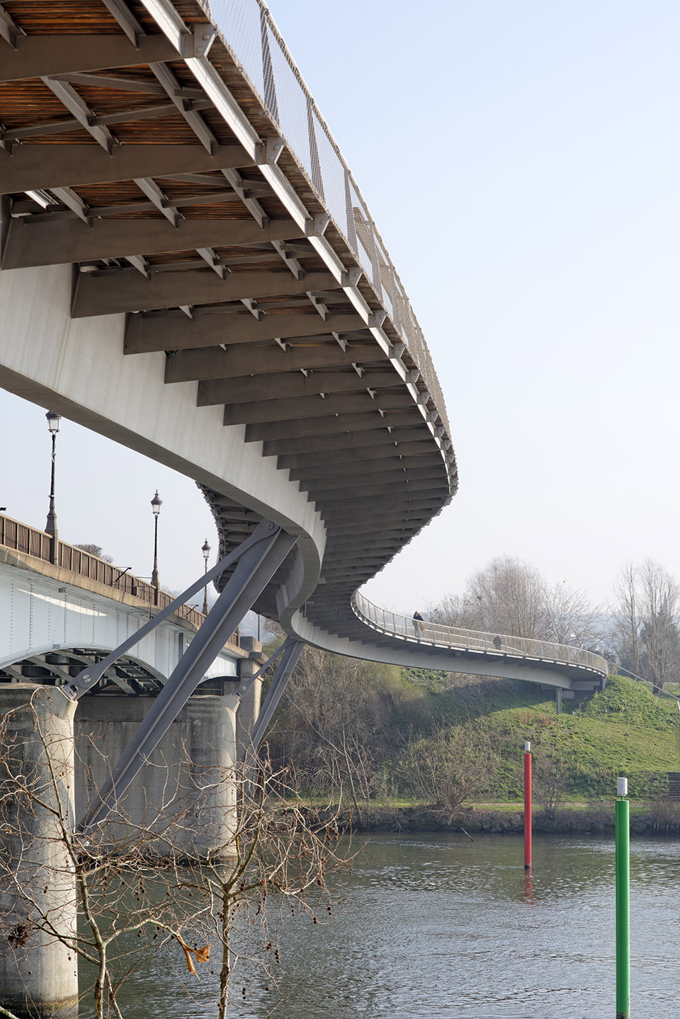 Footbridges over the Seine River for pedestrians and cyclists by ...