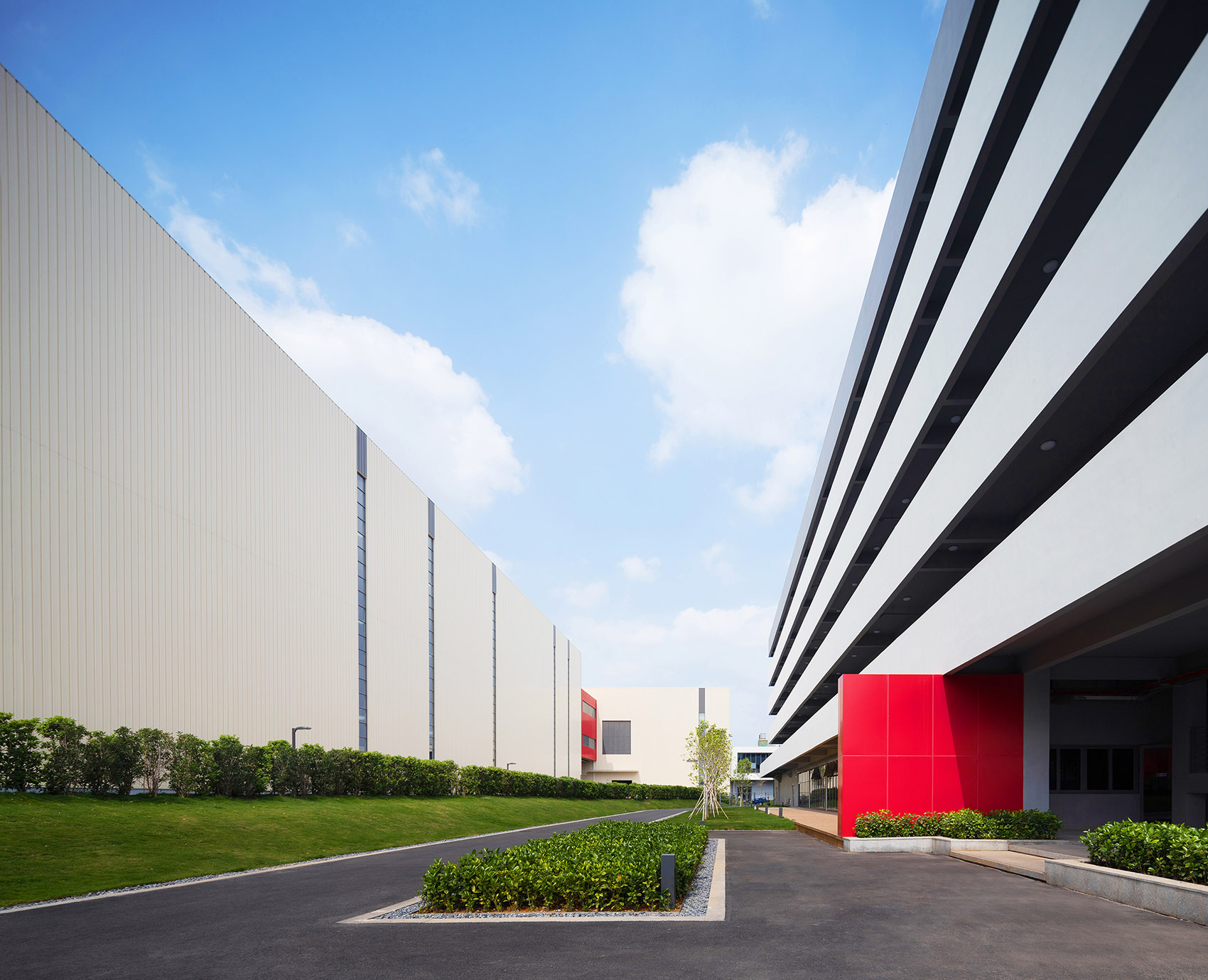 Vitasoy Food and Beverage Production Center, Dongguan, China by ZZT ...
