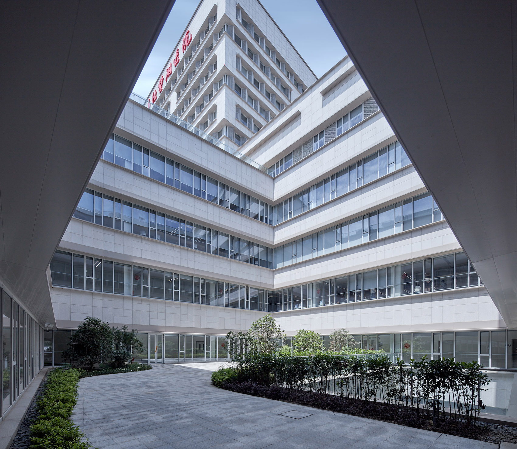 Suzhou Dushu Lake Hospital, China by Lemanarc SA - 谷德设计网