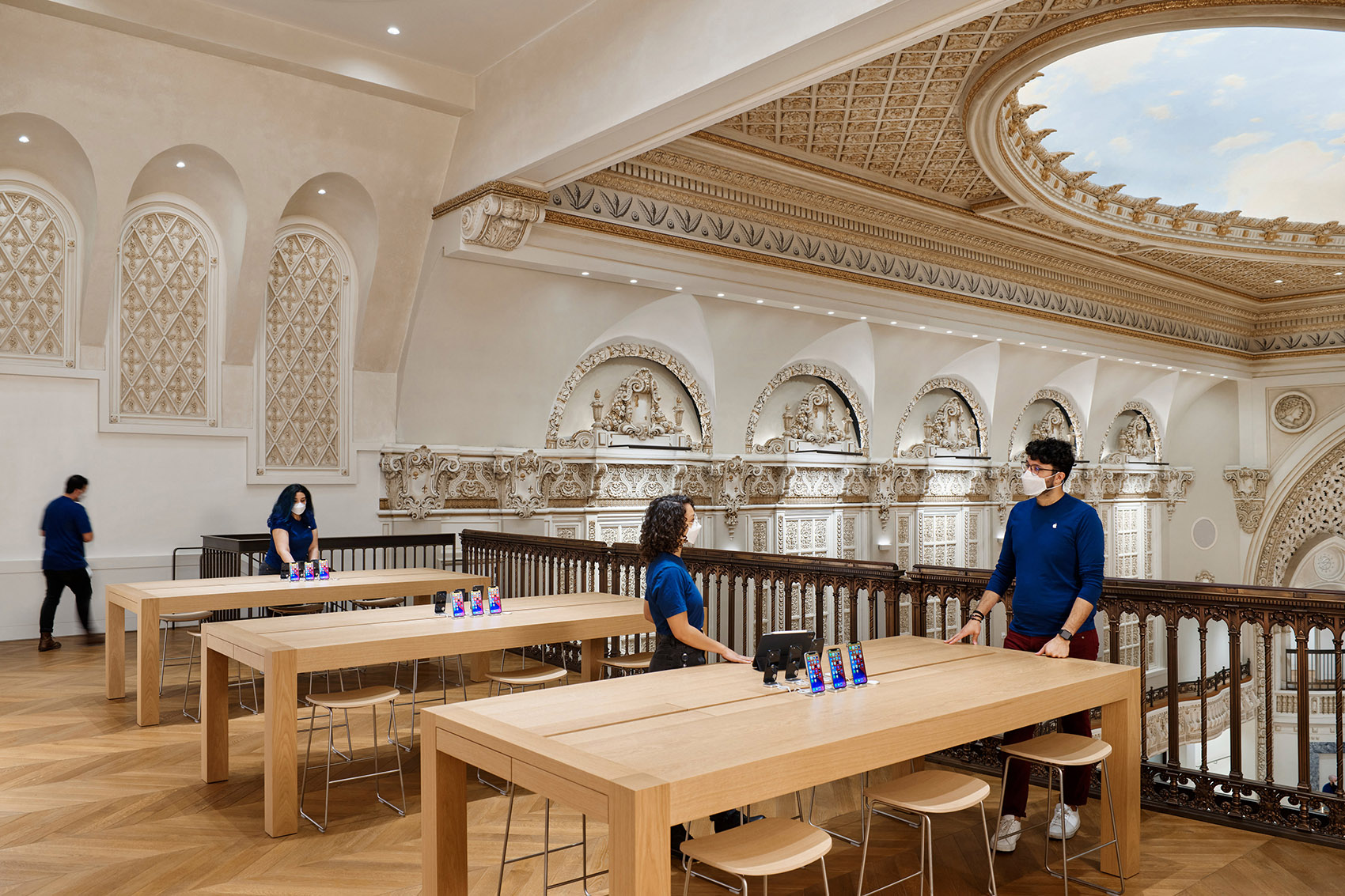 Apple Tower Theatre by Foster + Partners - 谷德设计网