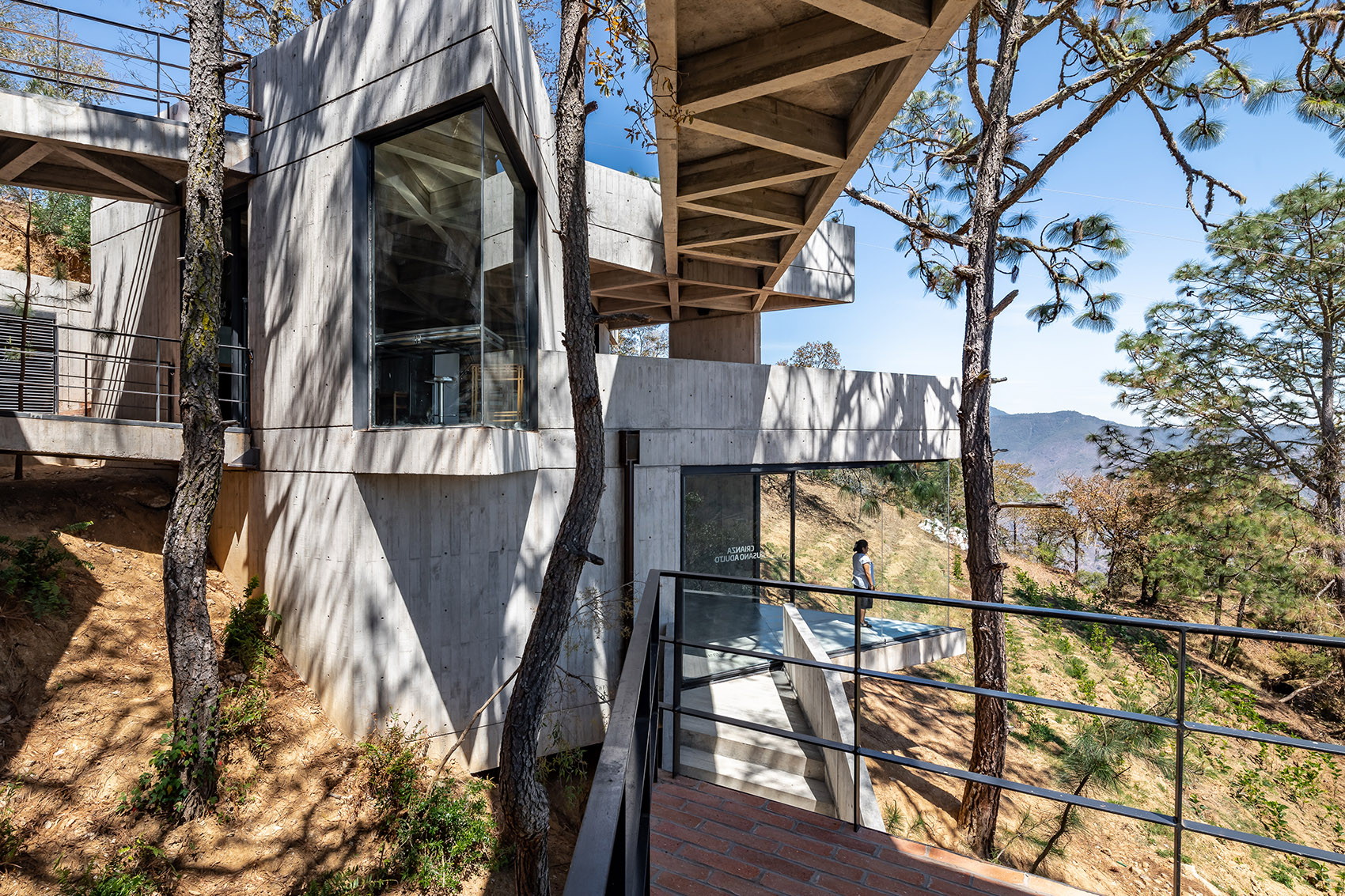 Silk Worm Sanctuary by LAMZ Arquitectura - 谷德设计网