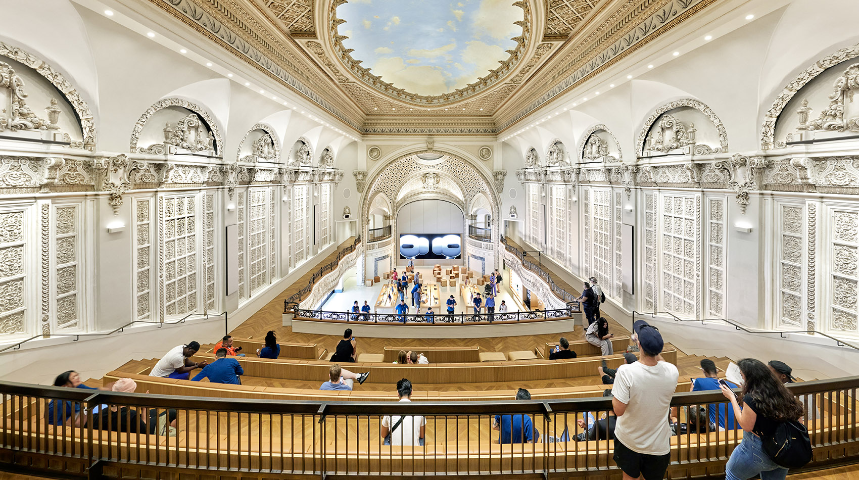 Apple Tower Theatre by Foster + Partners - 谷德设计网